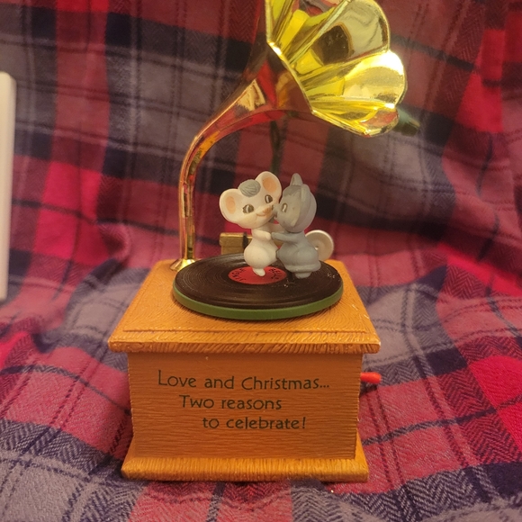 Hallmark | Holiday | Hallmark Keepsake Ornament Vintage Phonograph ...